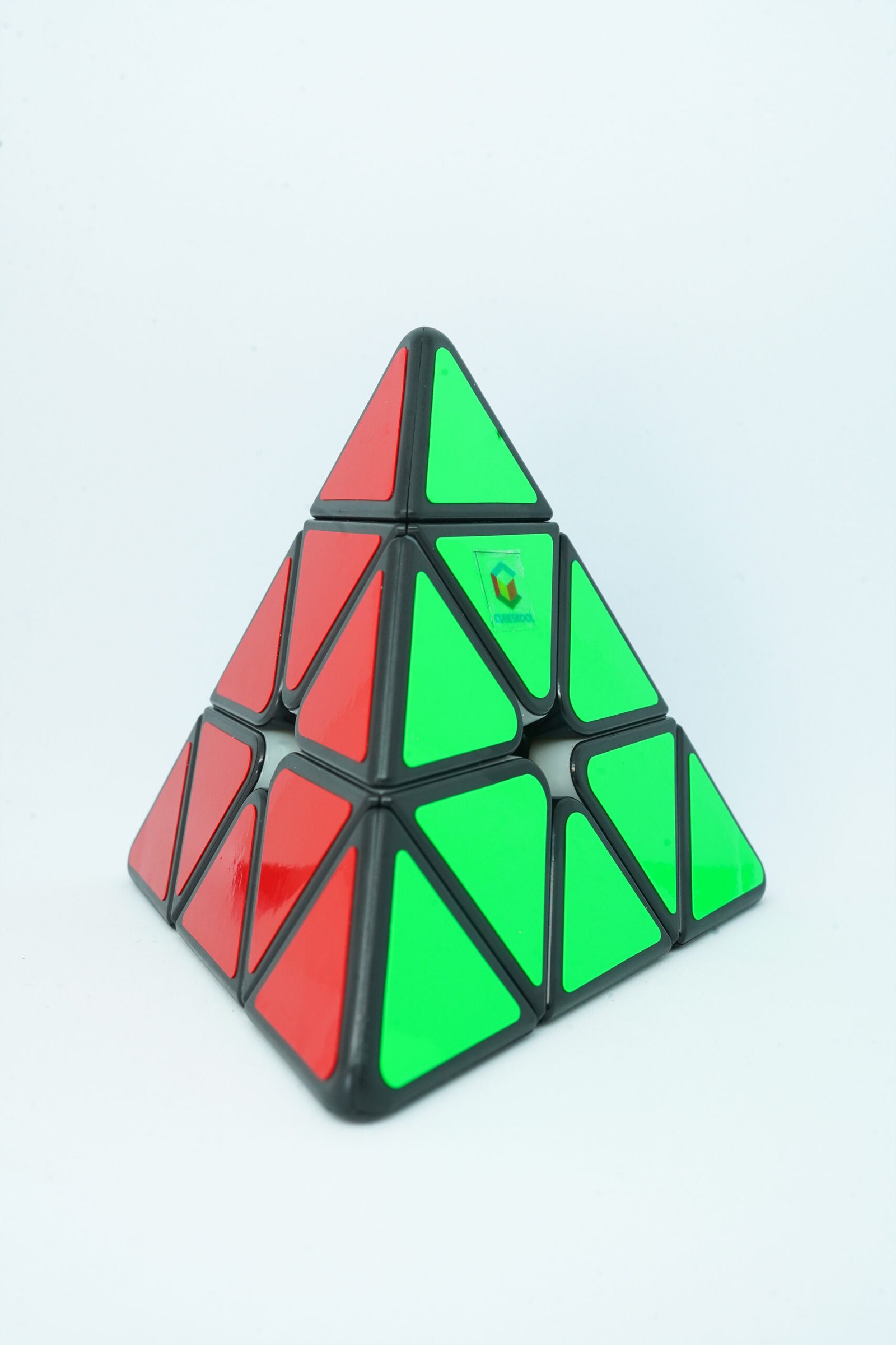 CUBESKOOL MOYU PYRAMINX BLACKBASE – cubeskool